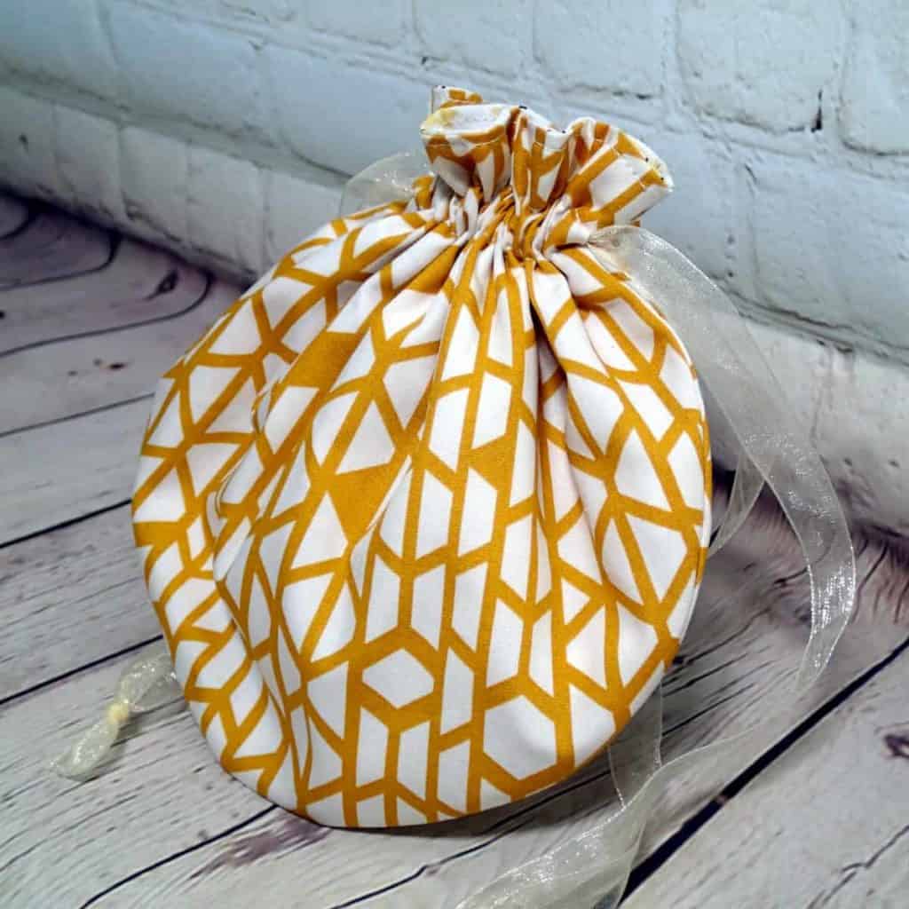 Bampton Drawstring Bag pattern (3 sizes + video) – Sew Simple Bags