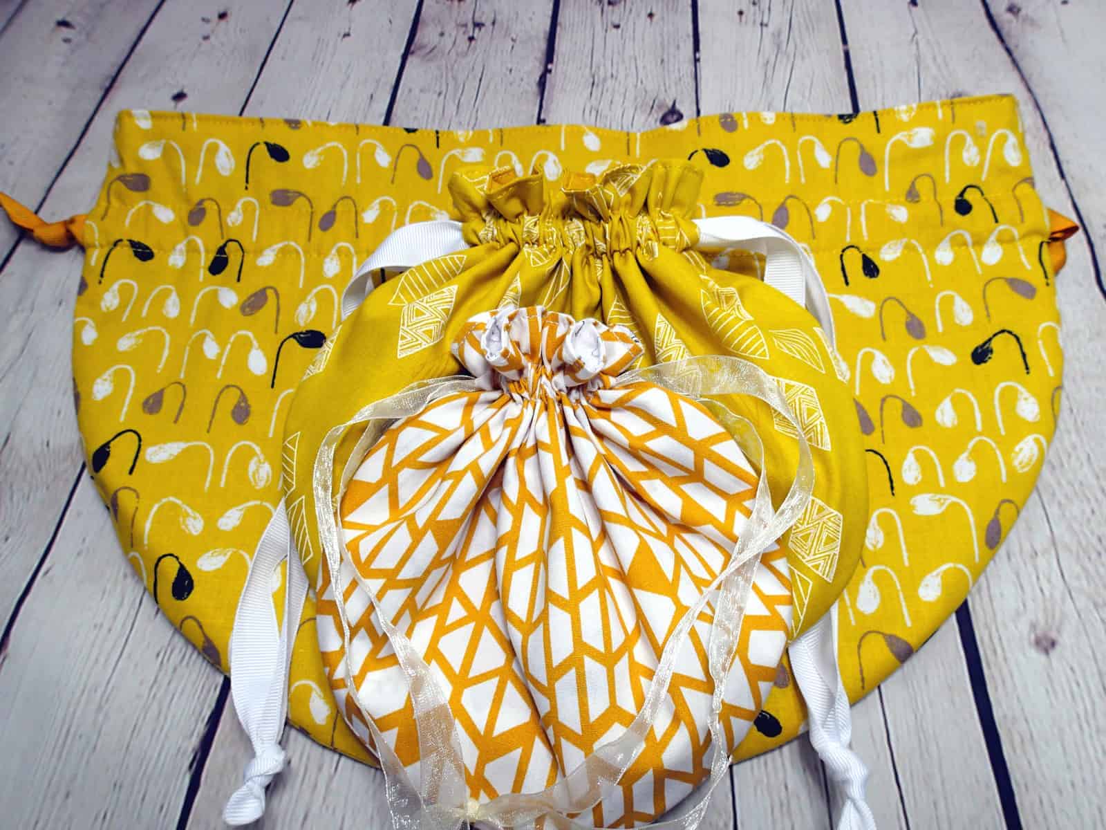 FREE Bampton Drawstring Bag sewing pattern and video (3 sizes) – Sew ...