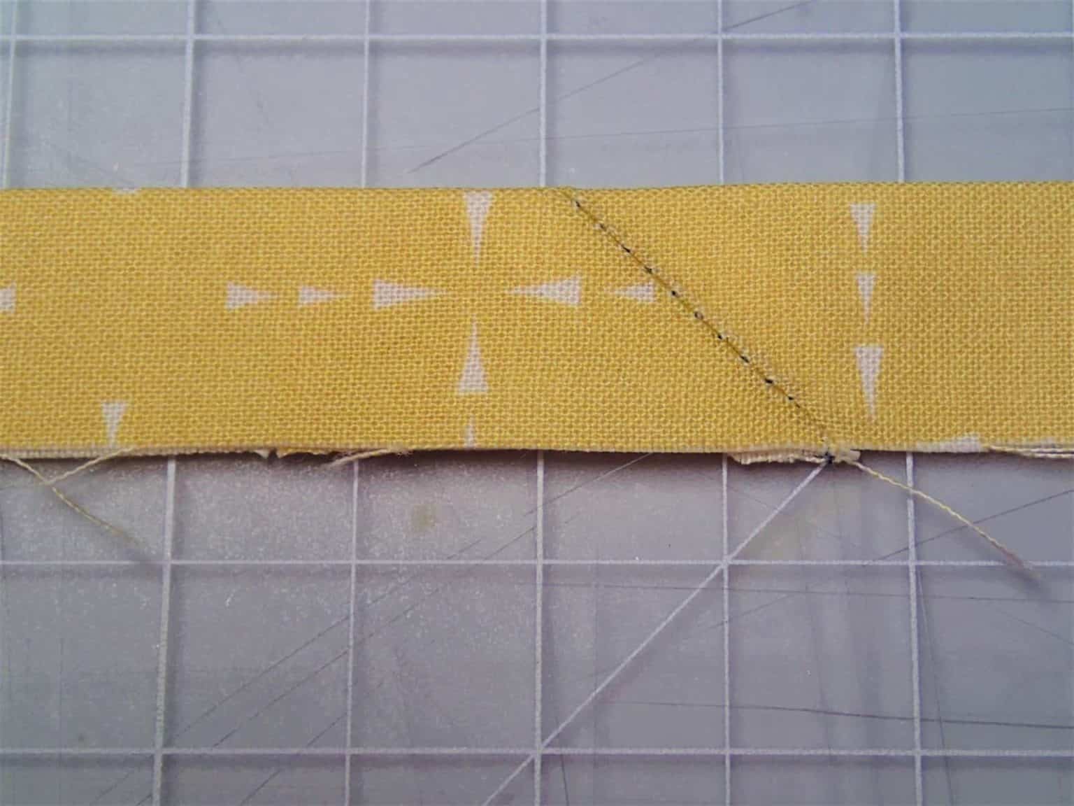 How to join binding strips and reduce bulk with a diagonal seam. – Sew ...